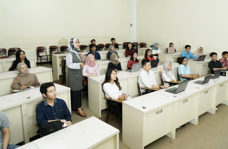 Maukuliah | Universitas Teknologi Digital Indonesia