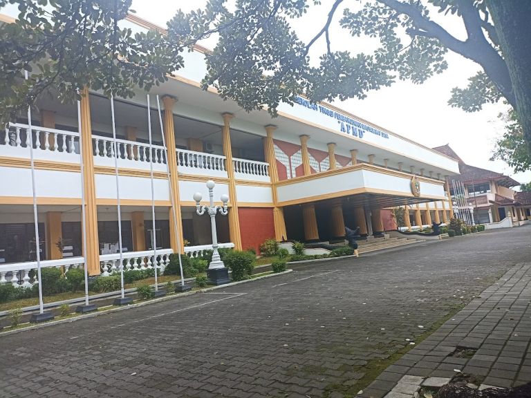 Maukuliah | Sekolah Tinggi Pembangunan Masyarakat Desa "APMD"