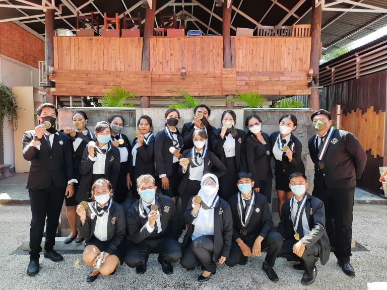 Maukuliah | Sekolah Tinggi Bisnis Runata