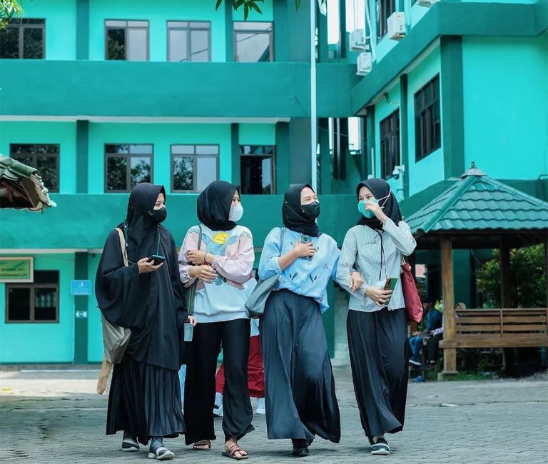 Maukuliah | Universitas Megarezky