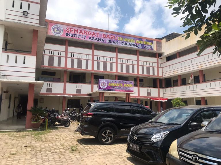 Maukuliah | Institut Agama Islam Muhammad Azim