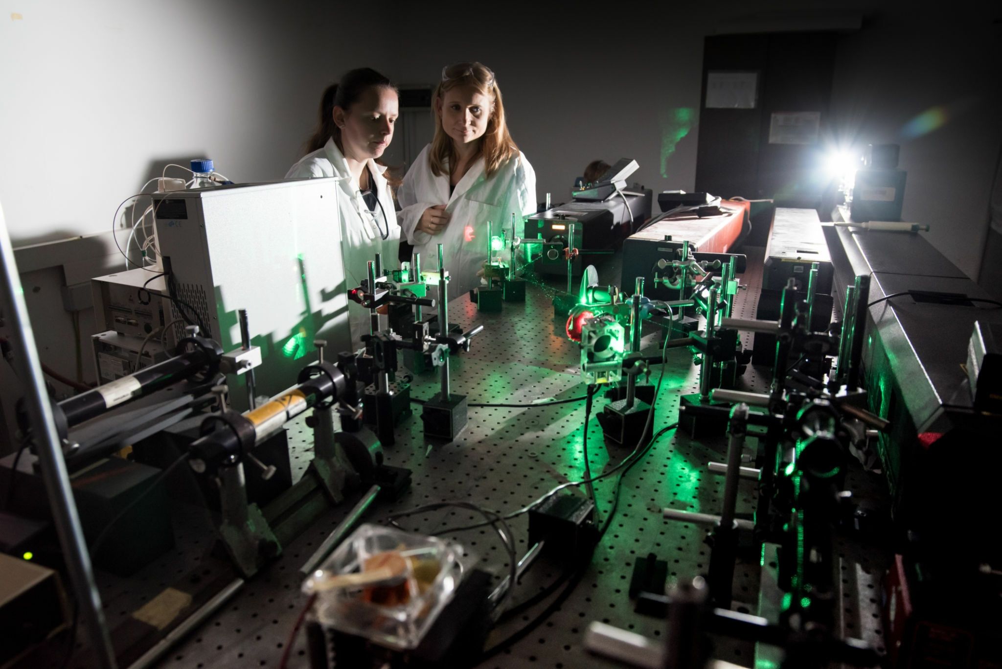 Maukuliah | Spesialis Optika dan Photonics